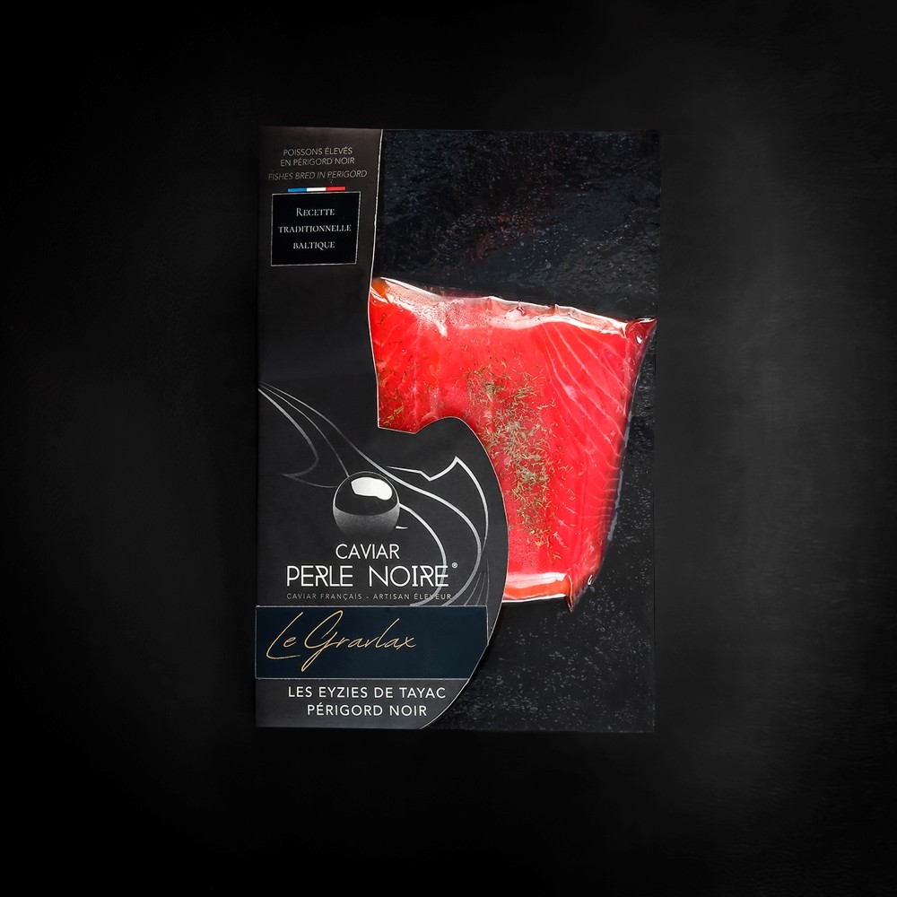 copy of Caviar classique in a gift box with 2 spoons